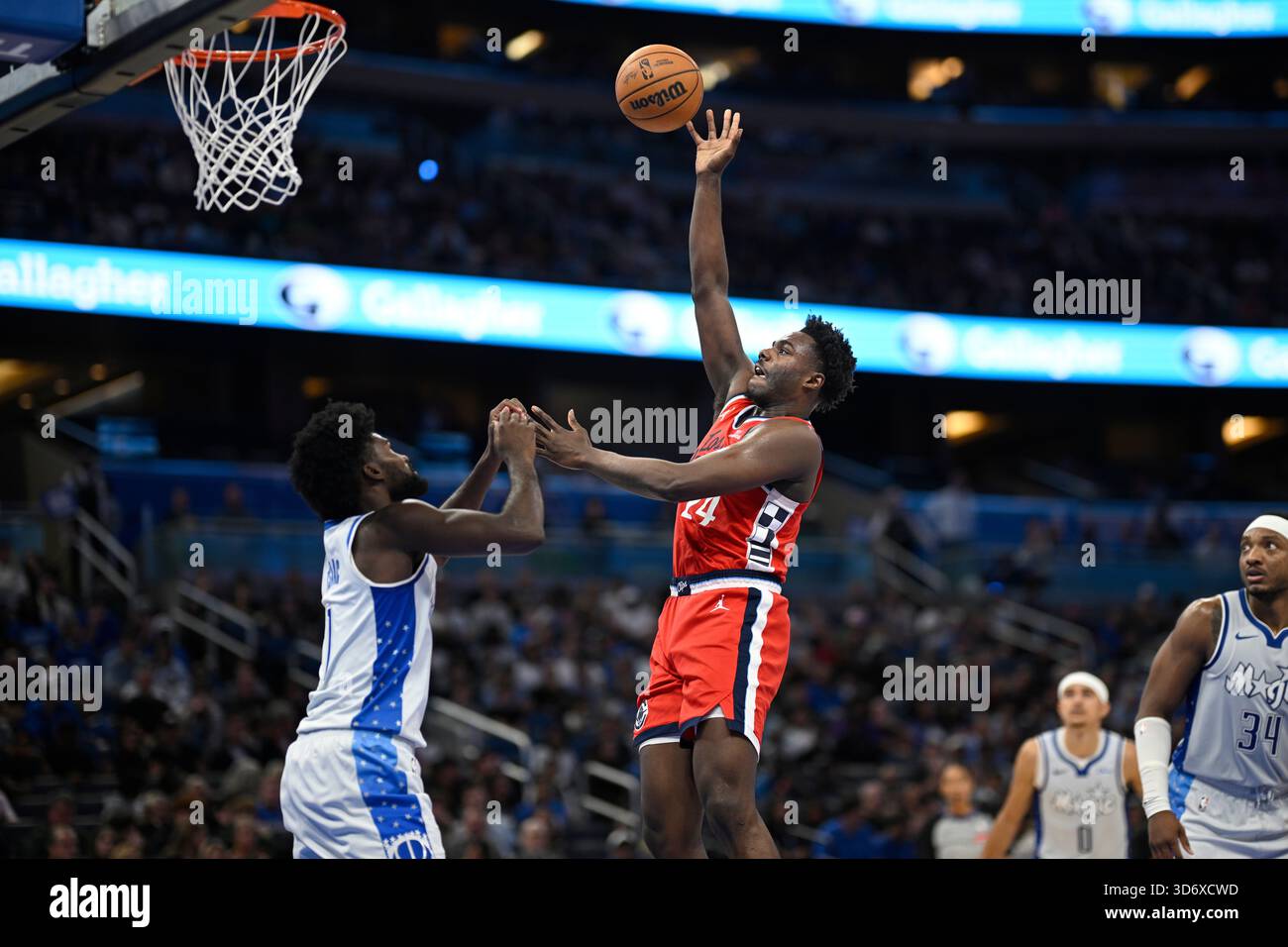 Los Angeles Clippers guard Kobe Brown (24) shoots in front of Orlando ...