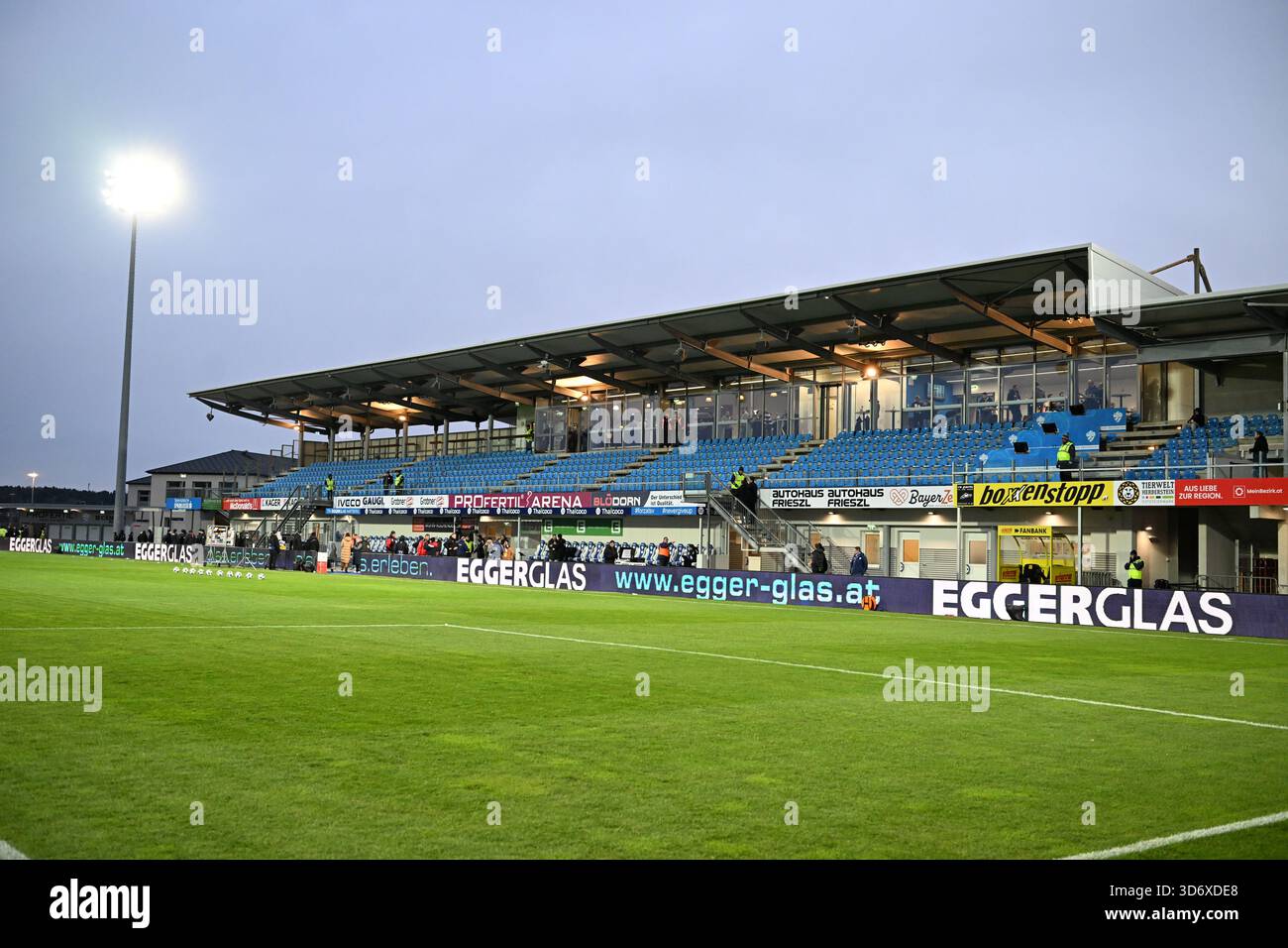 TSV Egger Glas Hartberg and SV Oberbank Ried. High-intensity match ...