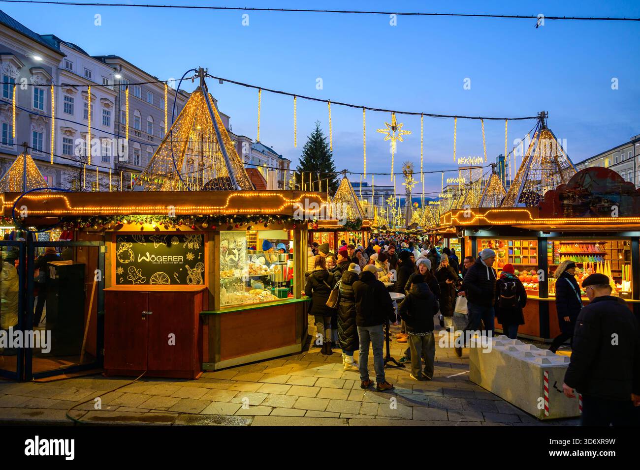 linz, austria, 22 nov 2025, advent market on the main square ...