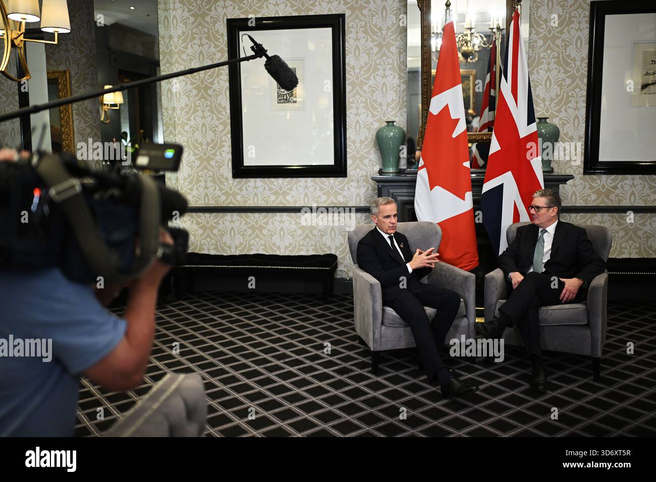 Prime Minister Sir Keir Starmer (right) and Canadian Prime Minister ...