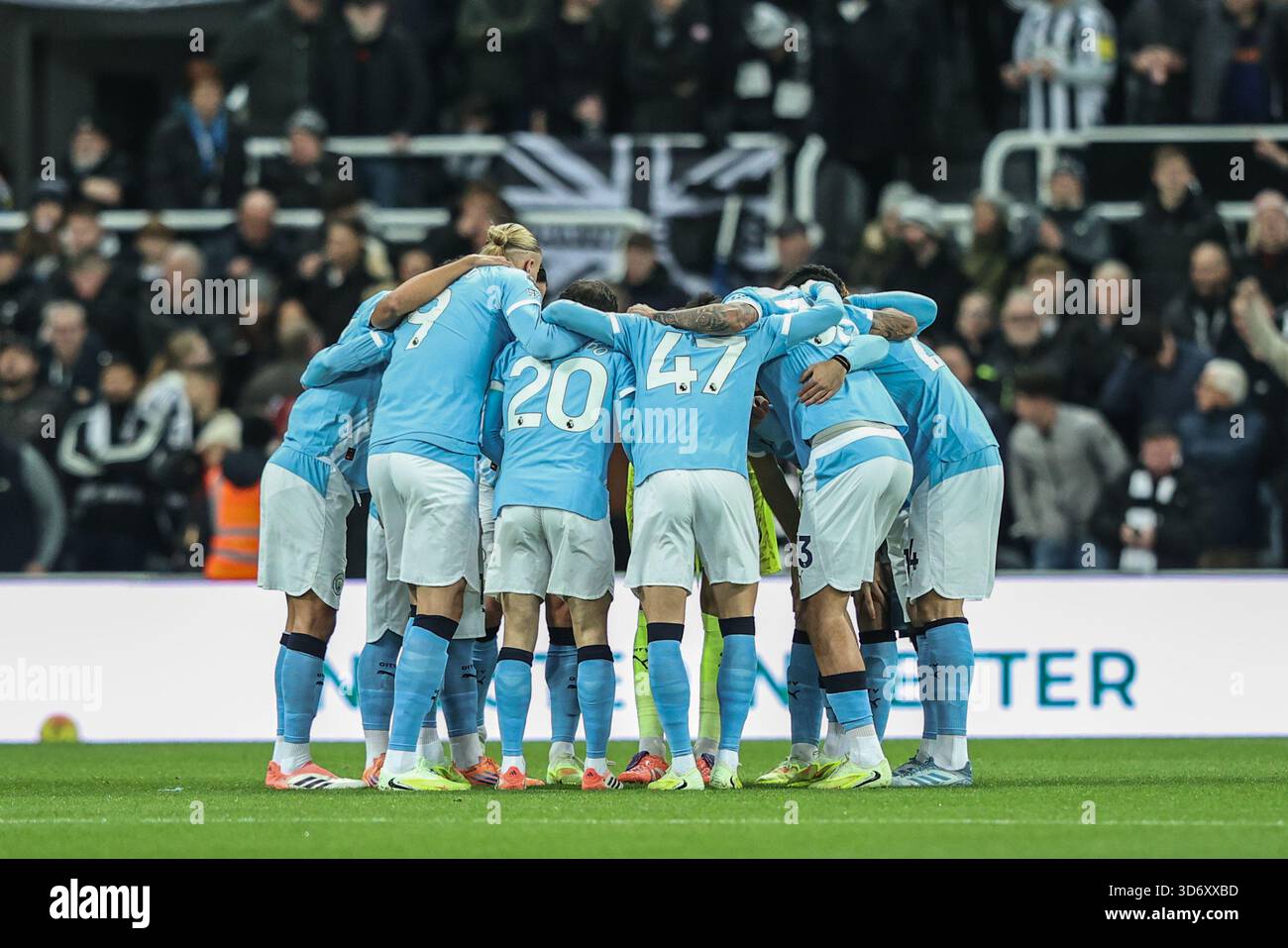Manchester City have a team huddle before the game during the Premier ...