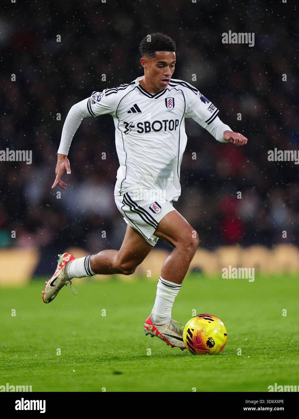 Fulham's Joshua King during the Premier League match at Craven Cottage ...