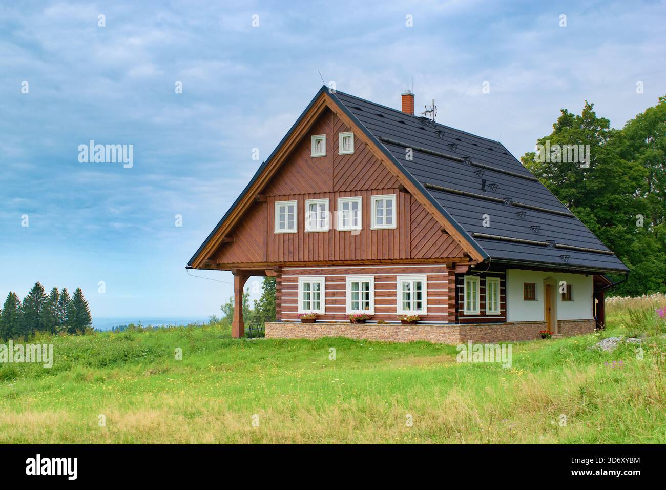Traditional wooden family house hi-res stock photography and images - Alamy