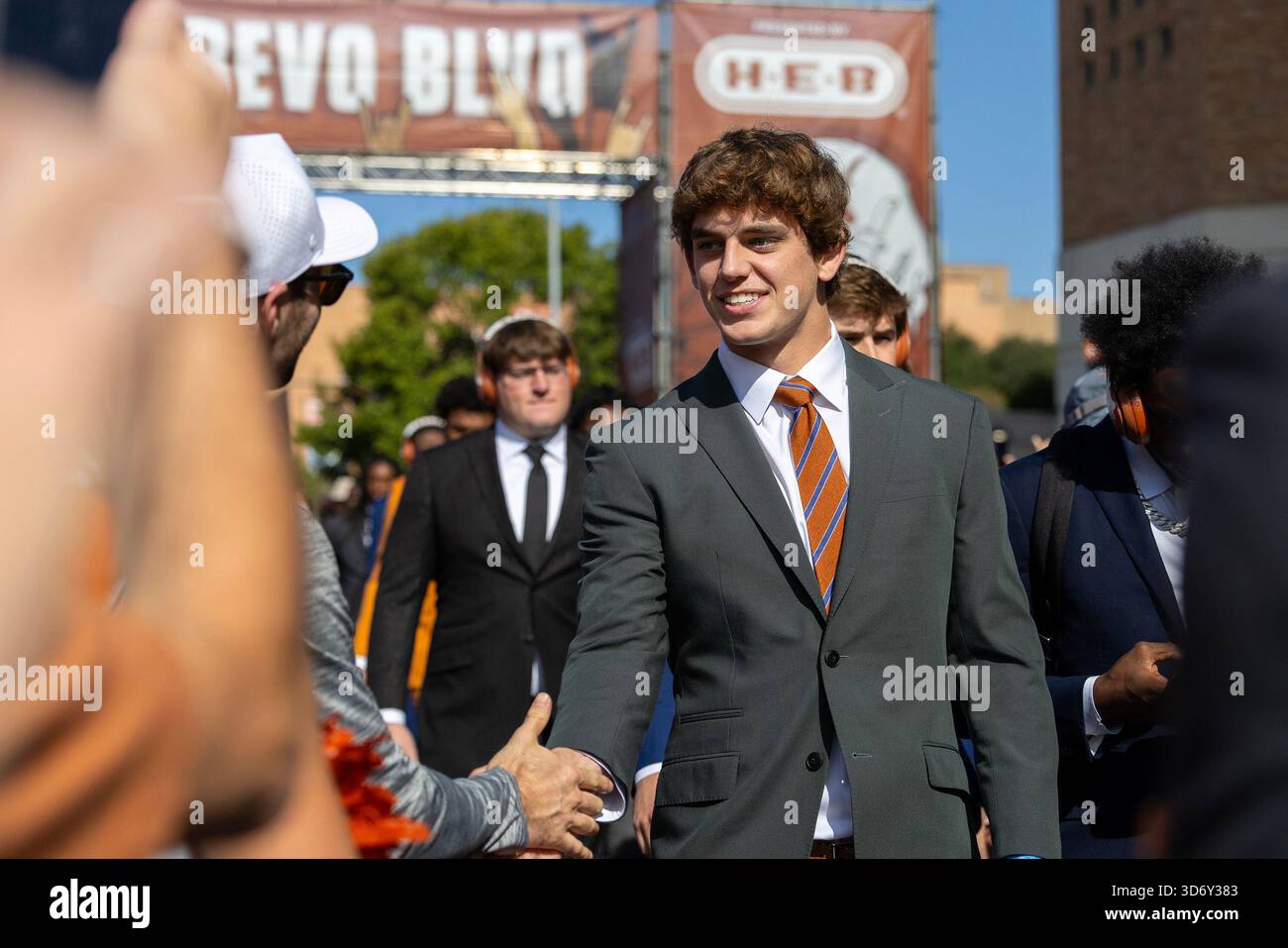 Texas quarterback Arch Manning enters the stadium before an NCAA ...