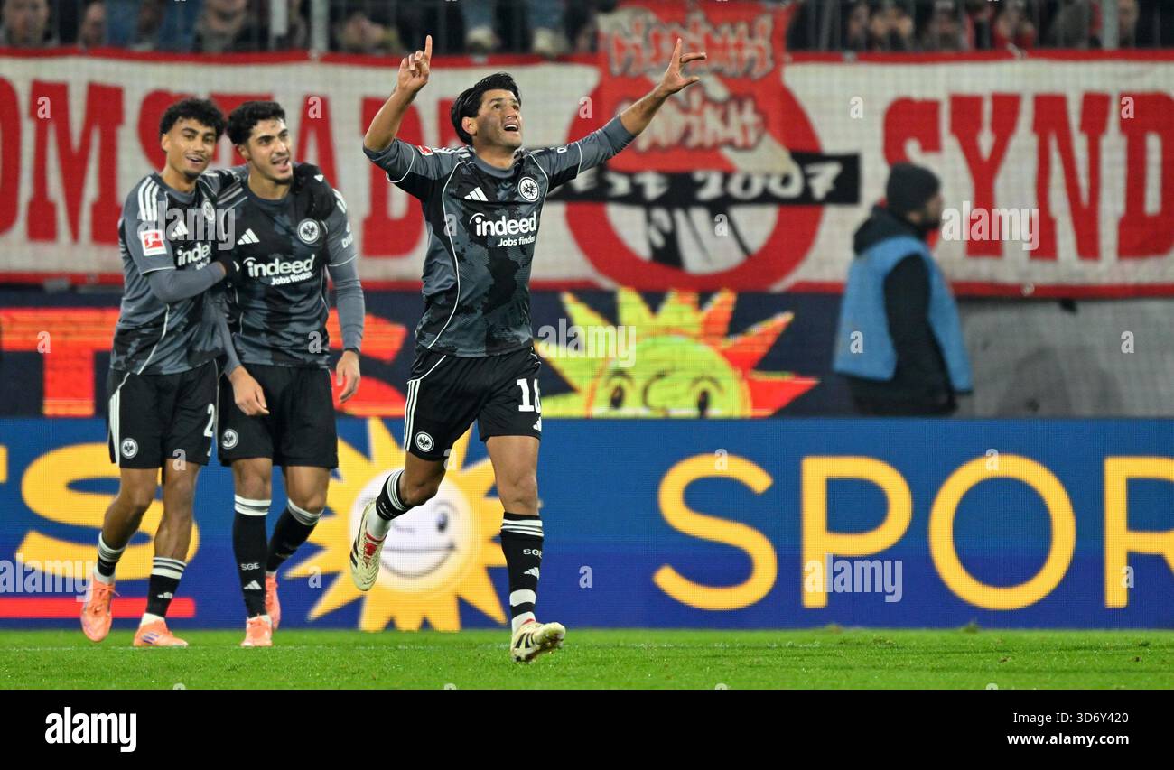 1:2 Goal, celebration, goal scorer Mahmoud Dahoud (Frankfurt) Cologne ...