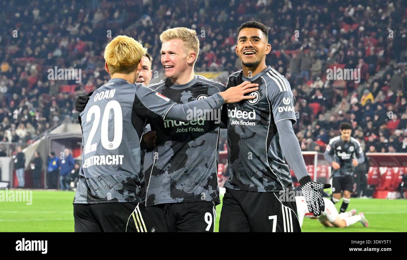 1:3 Goal, celebration, from the left Ritsu Doan, goal scorer Jonathan ...