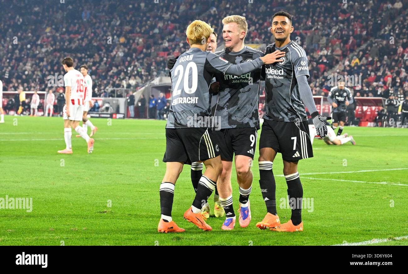 1:4 Goal, celebration, from the left Ritsu Doan, goal scorer Jonathan ...