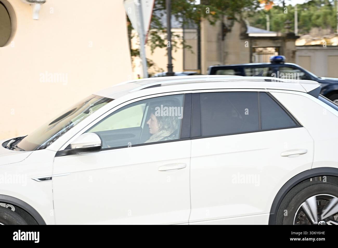 Simoneta Gómez Acebo leaves El Pardo Palace after the family reunion, on November 22, 2025, in ...