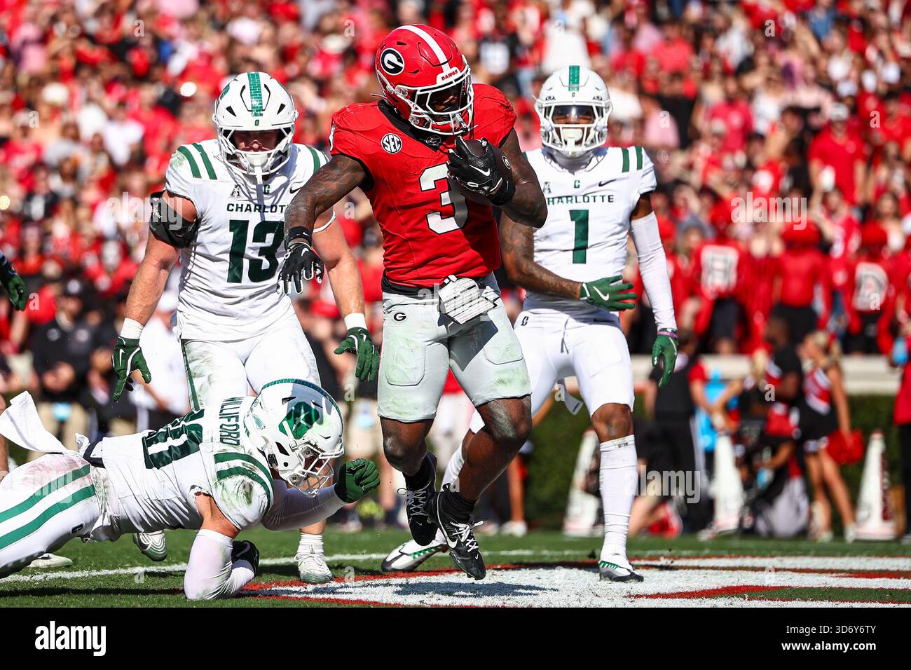Georgia running back Nate Frazier (3) scores a touchdown during the ...