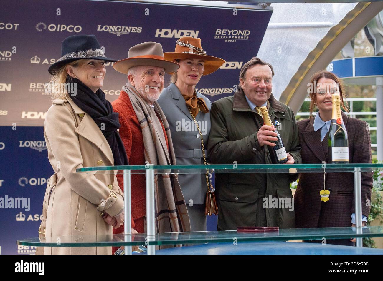 Ascot, Berkshire, UK. 22nd November, 2025. Owners Anthony Cooper-Barney ...