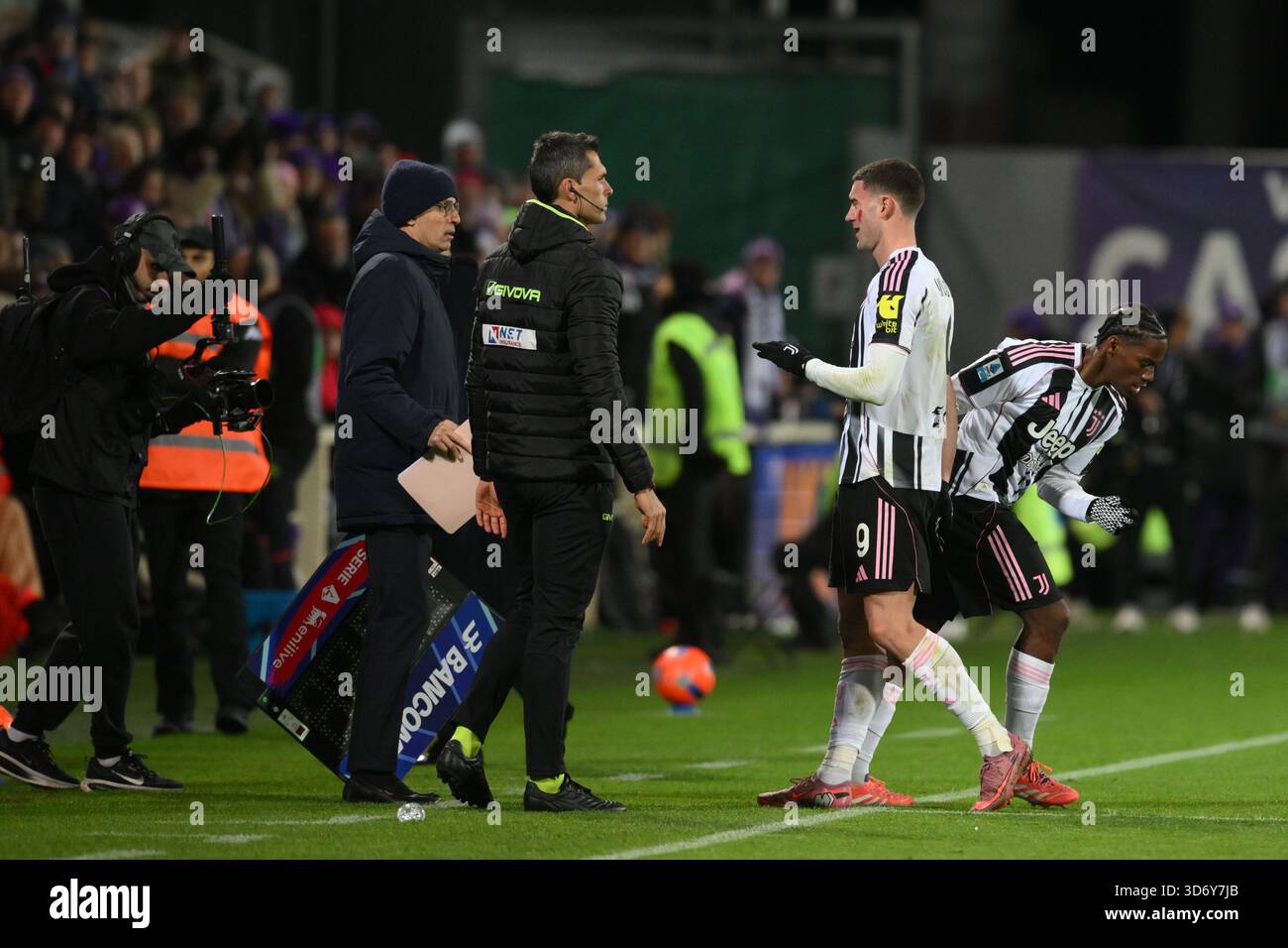 Artemio Franchi Stadium, Florence, Italy - Dusan Vlahovic of FC ...