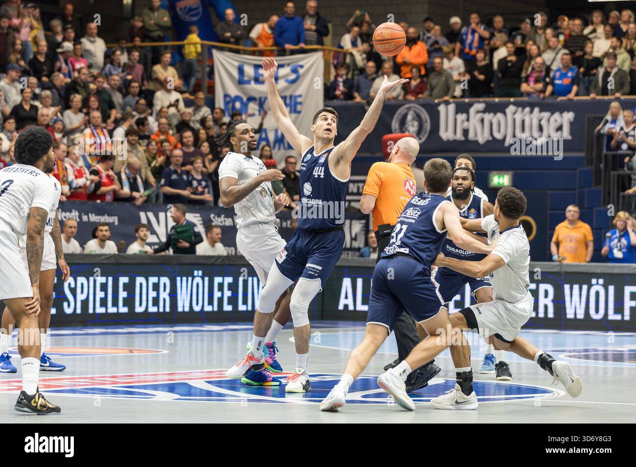 November 22, 2025, Stadthalle, Weißenfels, GER, easy-Credit Basketball ...