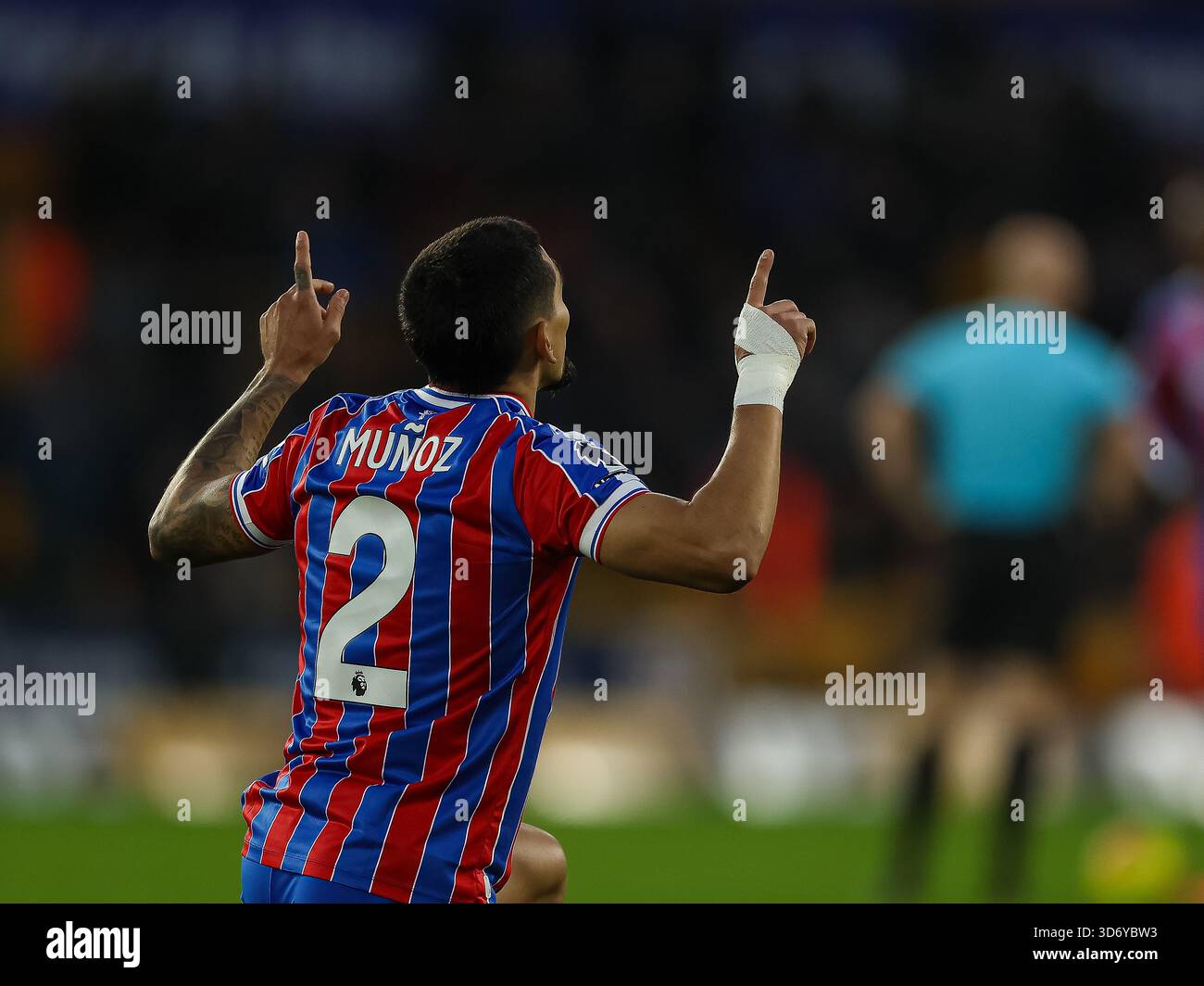 WOLVERHAMPTON, ENGLAND - NOVEMBER 22: Daniel Muñoz of Crystal Palace ...