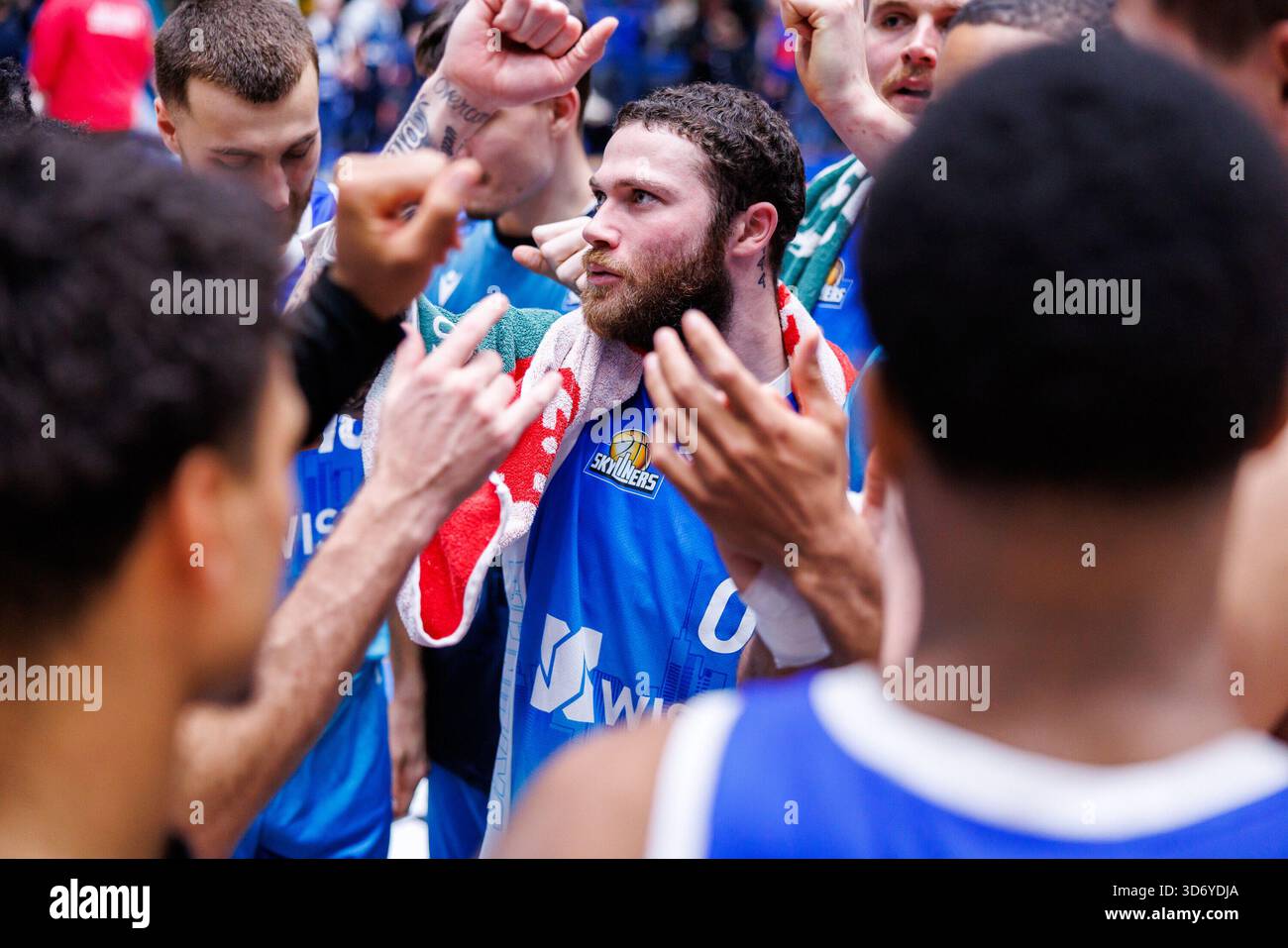 Celebration in Frankfurt after the first home victory of the season ...