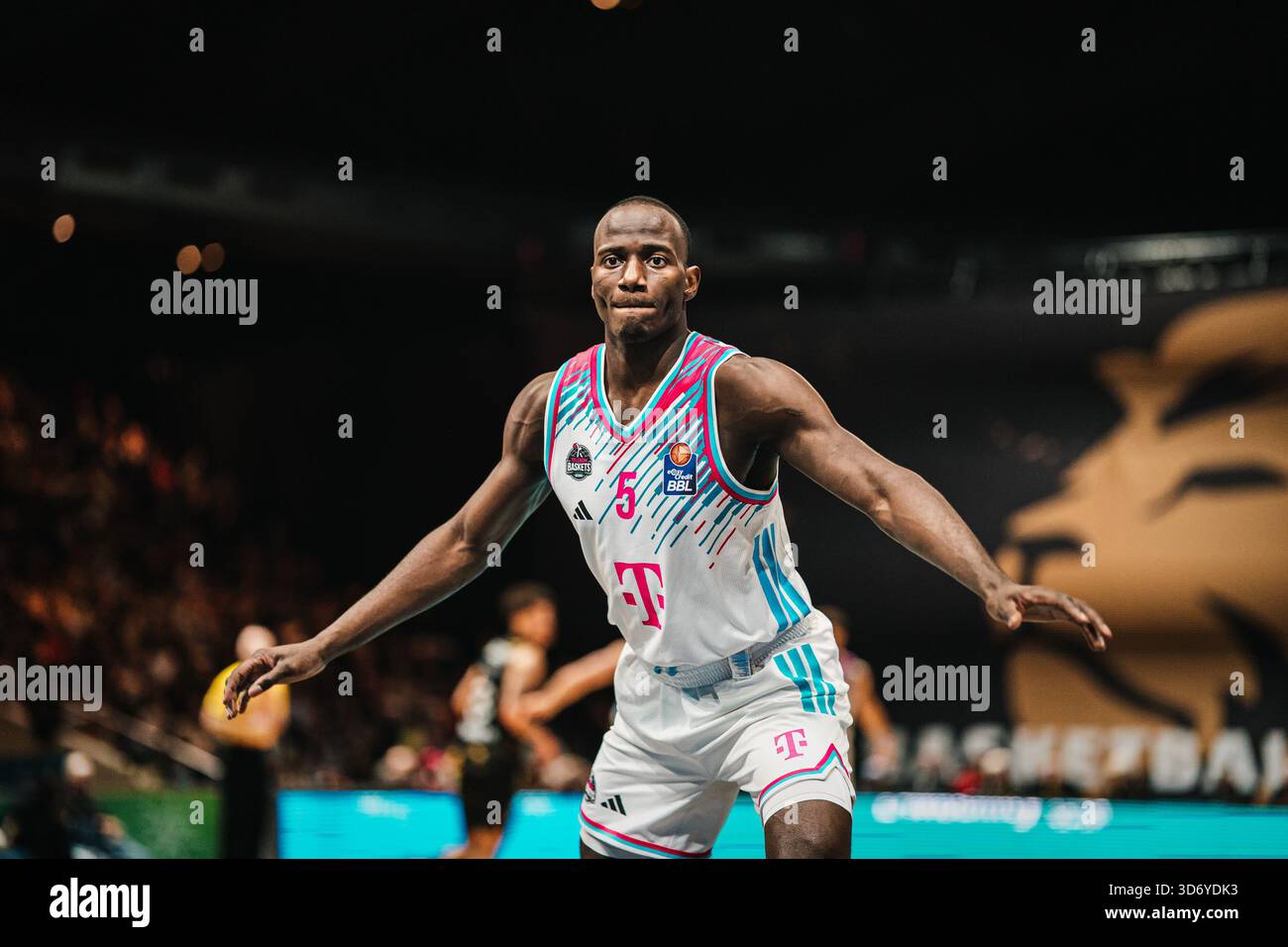 Tylan Birts (Telekom Baskets Bonn, 5); Easycredit BBL: Basketball ...