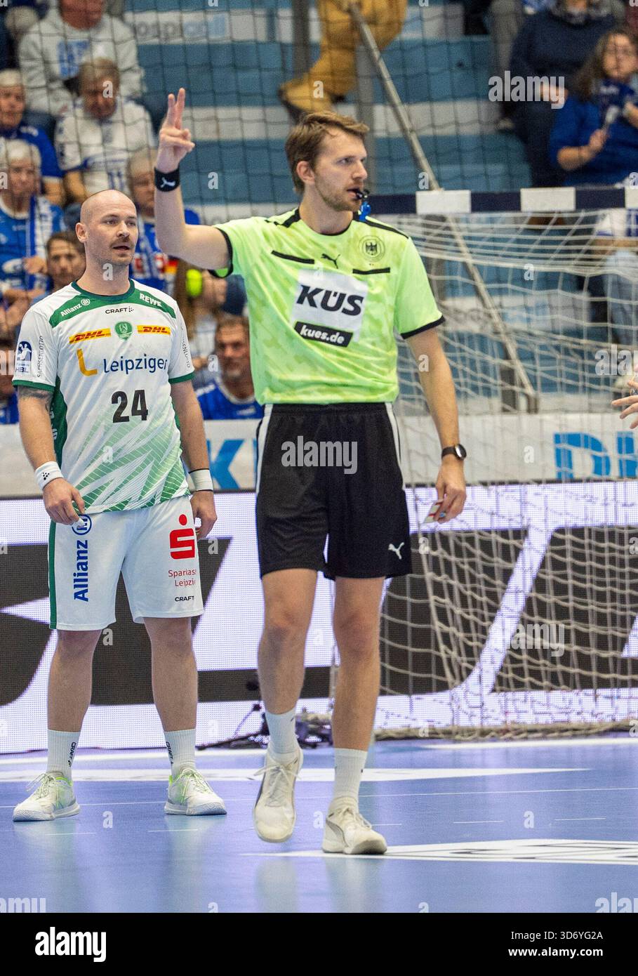 Referee [referee] Julian Köppl (Frankfurt) VfL Gummersbach - SC DHfK ...