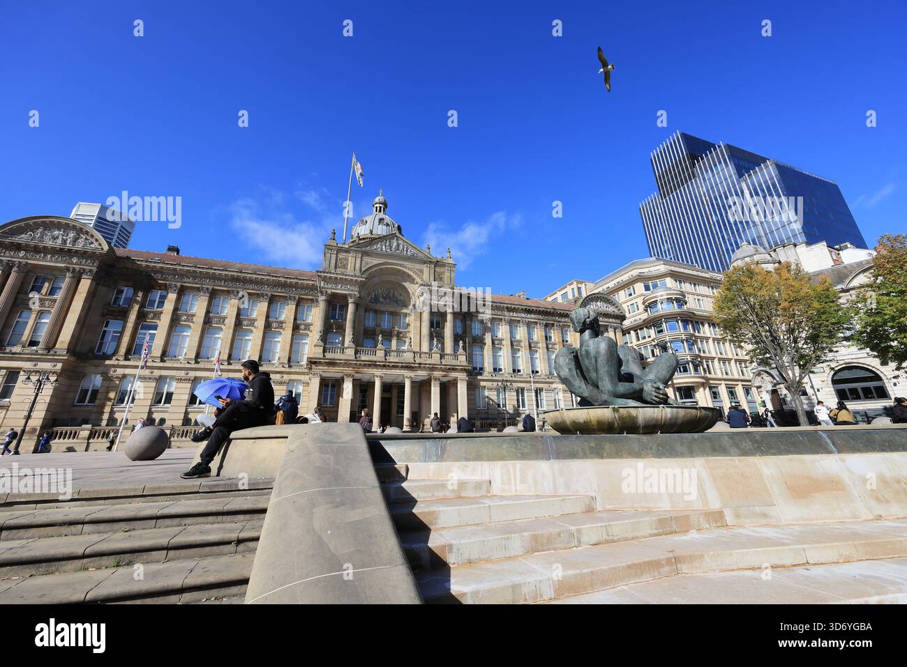 Victoria Square, pedestrianised public square, the civic & cultural ...
