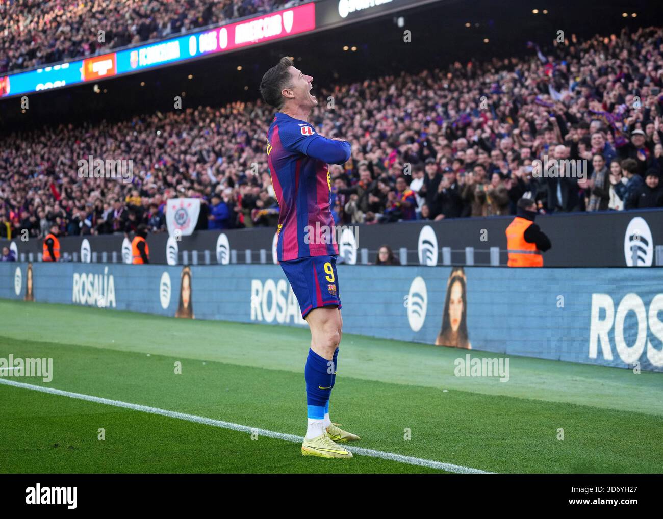 Robert Lewandowski of FC Barcelona celebrates the 1-0 during the La ...