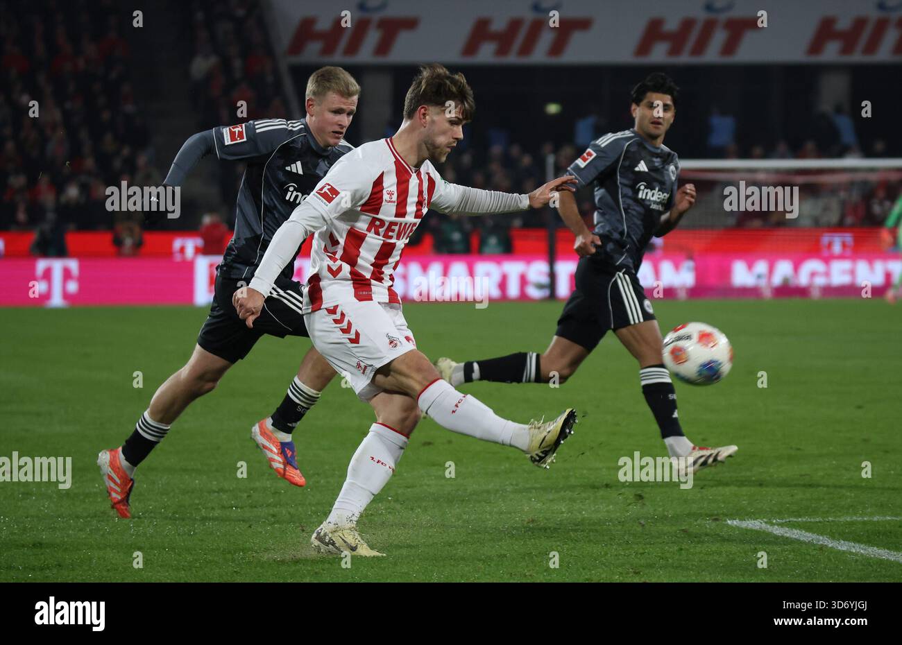 v.l. Jonathan Burkardt (Eintracht Frankfurt #09), Jan Thielmann (1.FC ...