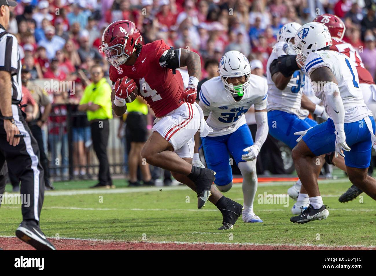 Alabama running back Daniel Hill (4) runs the ball for a touchdown ...