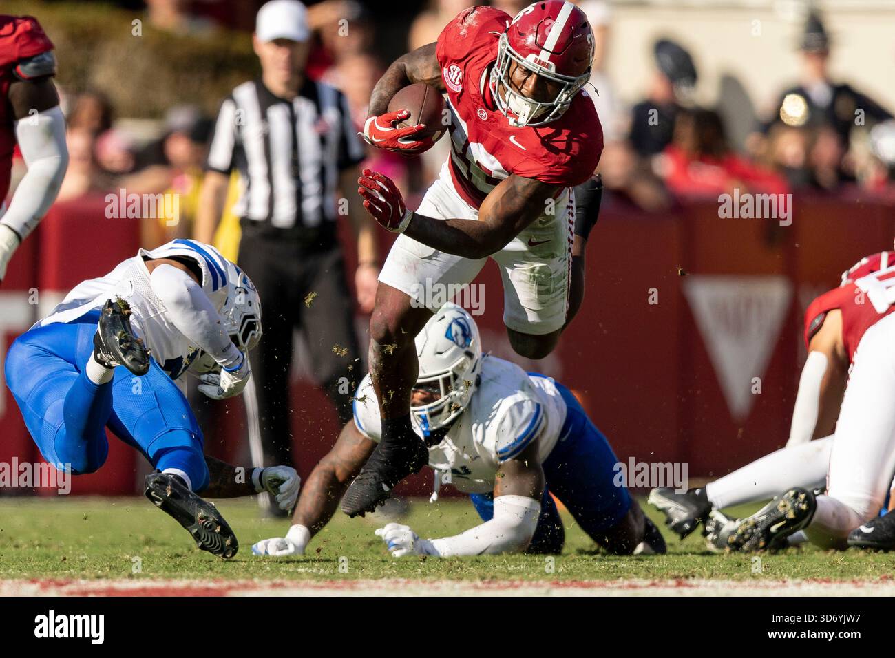 Alabama running back Jam Miller (26) runs the ball against Eastern ...