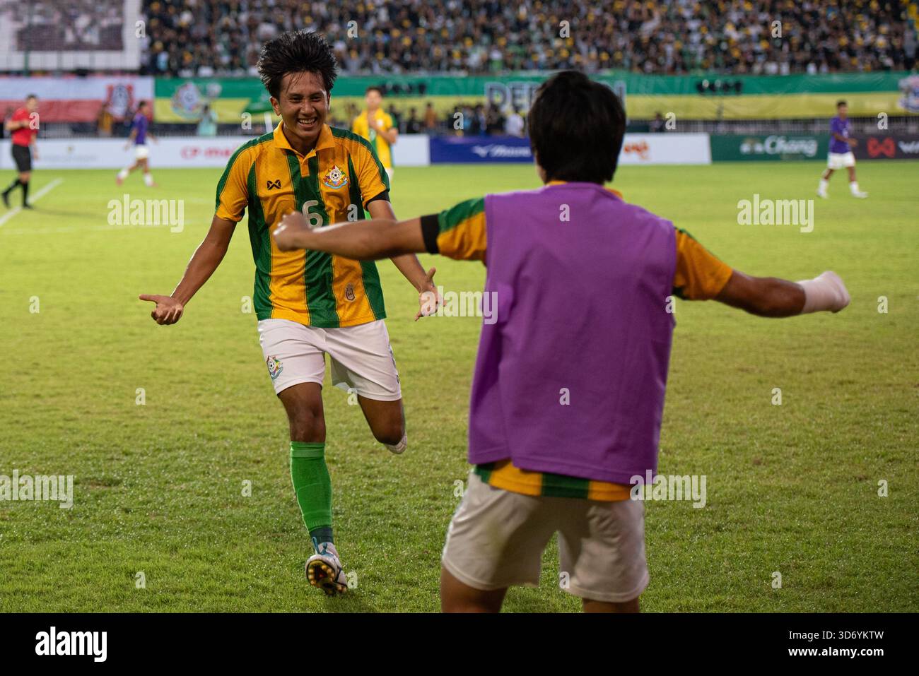 A view of atmosphere Bangkok Christian College (mauve) and Debsirin ...