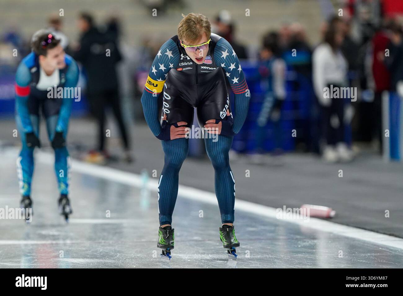CALGARY, CANADA - NOVEMBER 22: Jordan Stolz of United States of America ...