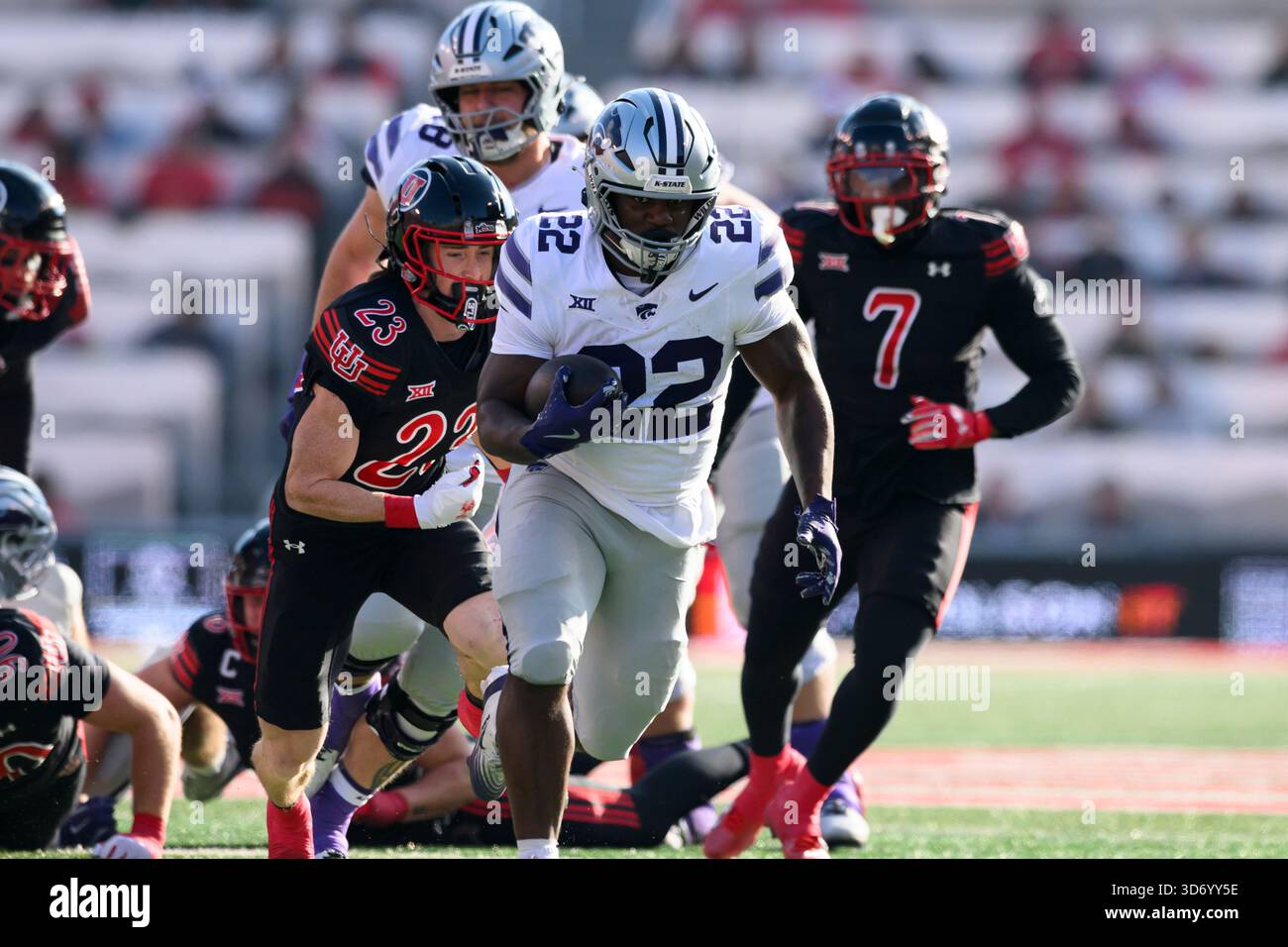 Kansas State running back Antonio Martin Jr. (22) runs the ball during ...