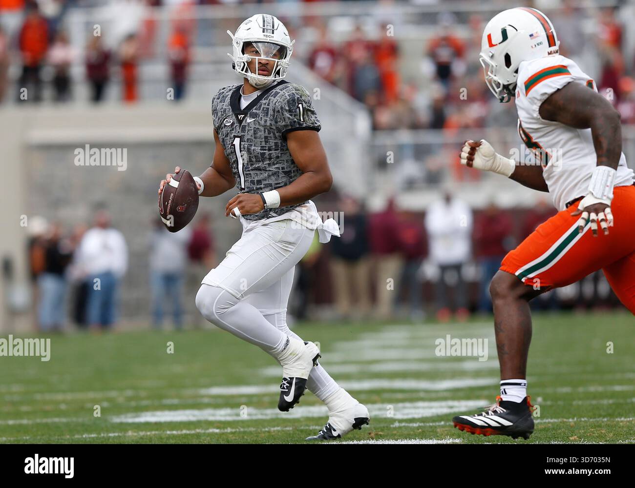BLACKSBURG, VA - NOVEMBER 22: Virginia Tech Hokies quarterback Kyron ...