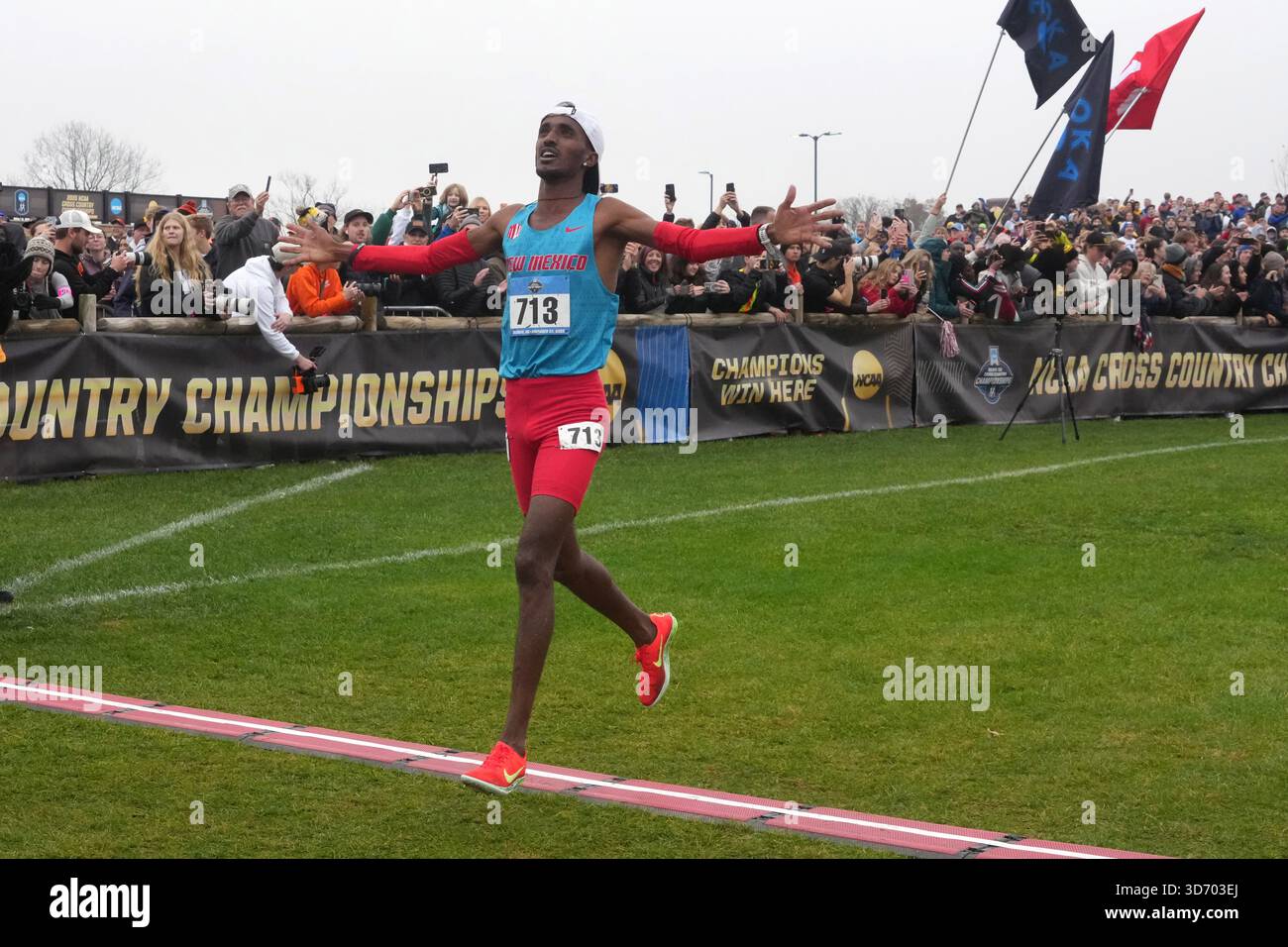 Habtom Samuel of New Mexico wins the men's race in 28?33.9 during the ...