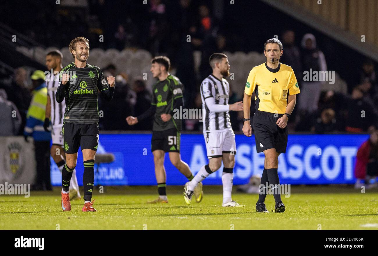 22nd November 2025; St Mirren Park, Paisley, Renfrewshire, Scotland ...