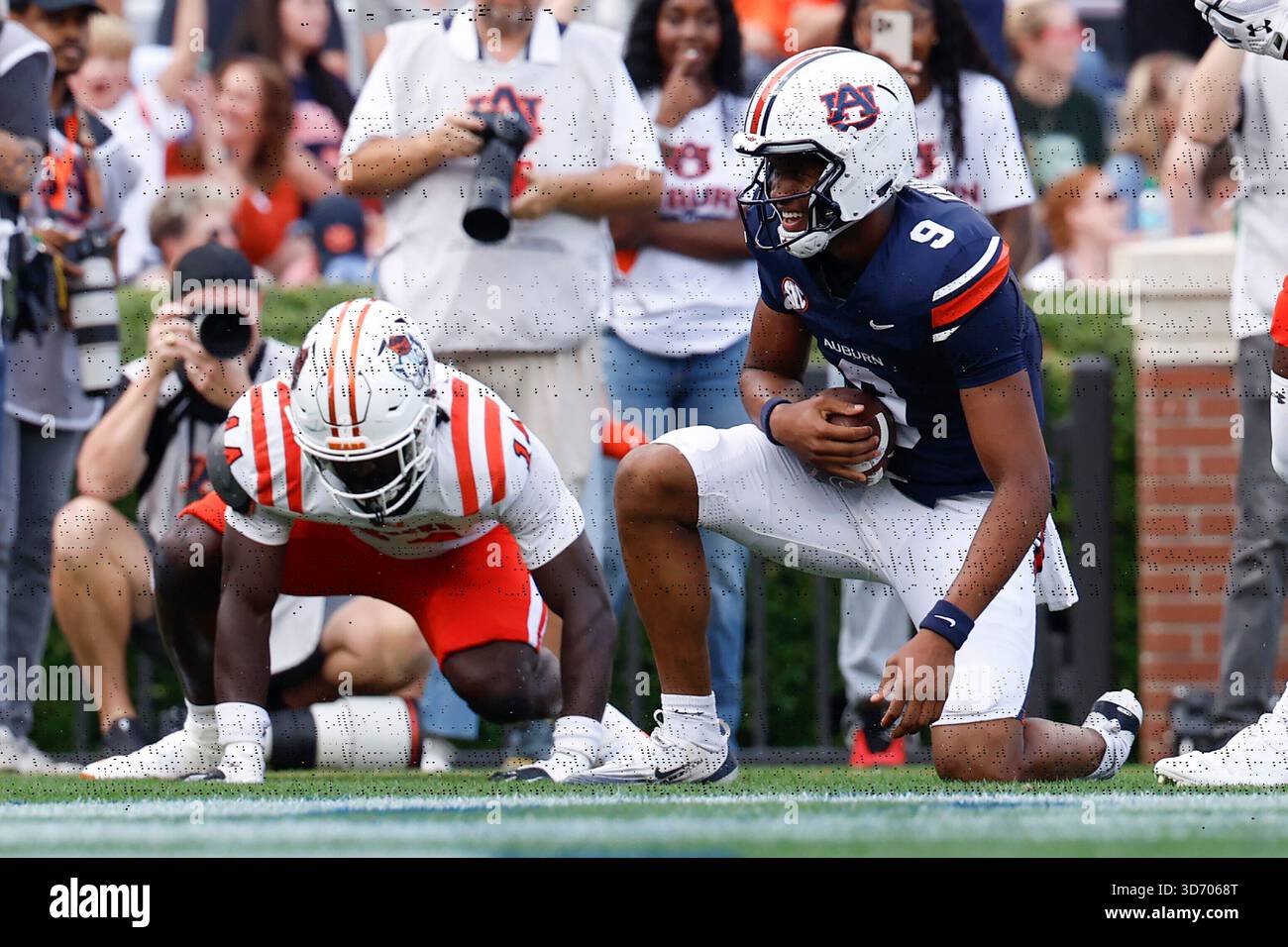 Auburn quarterback Deuce Knight (9) reacts after a touchdown against ...