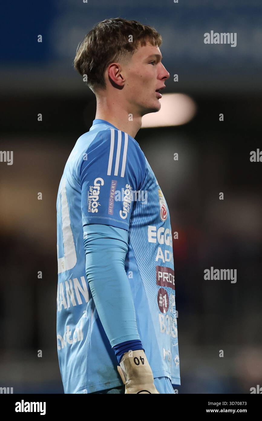 The image shows Tom Ritzy Huelsmann (Hartberg), at the Bundesliga ...