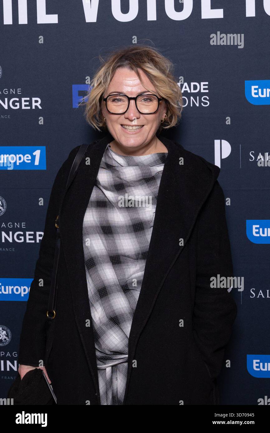 Vanessa Fery attends the show The Voice Is Back - Franck Sinatra 110th ...