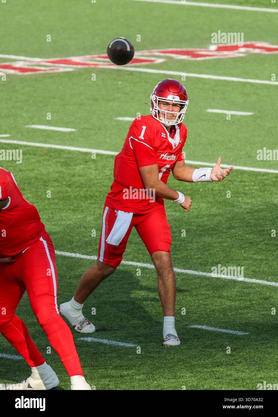 HOUSTON, TX - NOVEMBER 22: Houston Cougars quarterback Conner Weigman ...