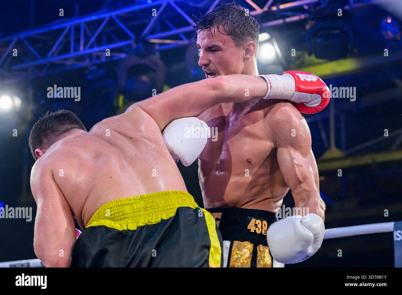 from left: Mateusz Pawlowski , Max Suske , GER, Chemnitz, SES Boxing ...