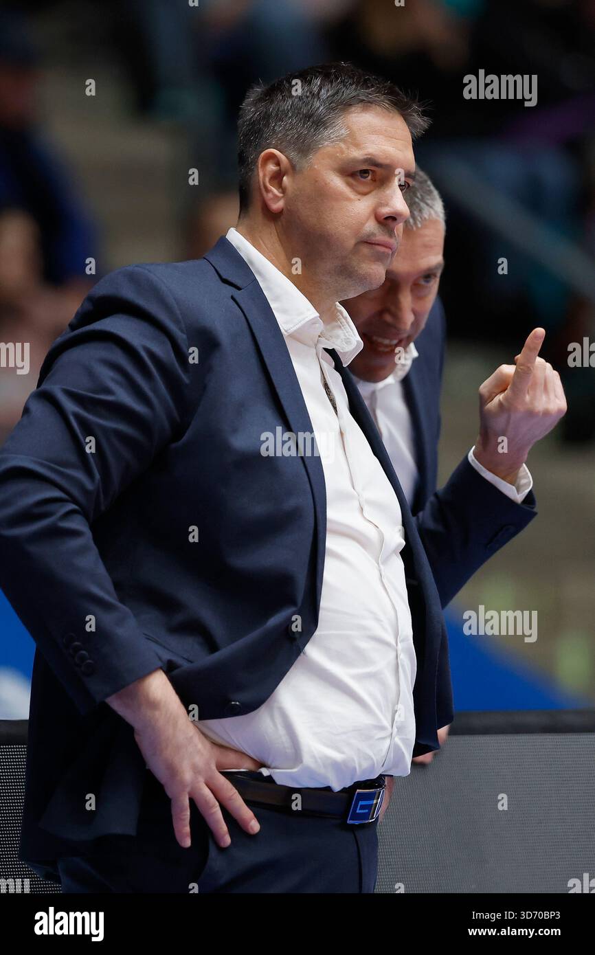 from left. Head Coach Sasa Filipovski (Fitness First Wuerzburg Baskets ...
