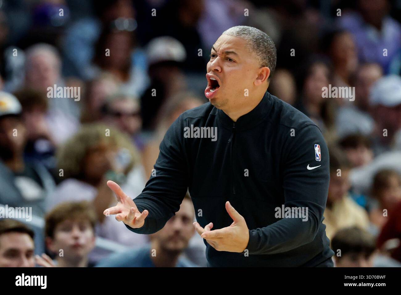 Los Angeles Clippers head coach Tyronn Lue argues a call during the ...