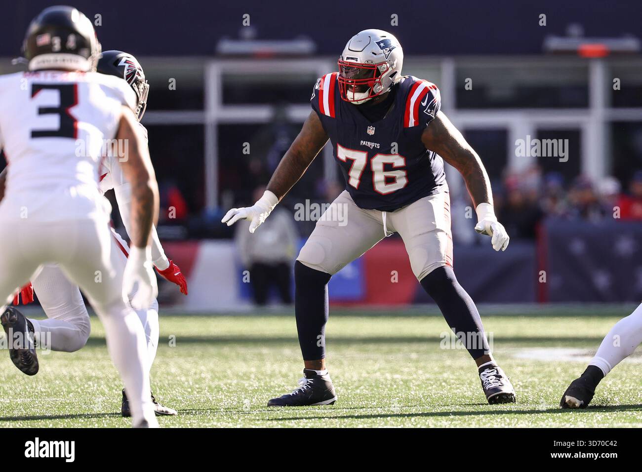New England Patriots offensive tackle Morgan Moses prepares for the ...