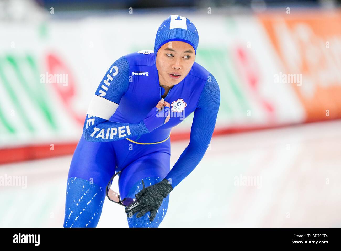 CALGARY, CANADA - NOVEMBER 22: Ju-Lin De Visser of Chinese Taipei ...