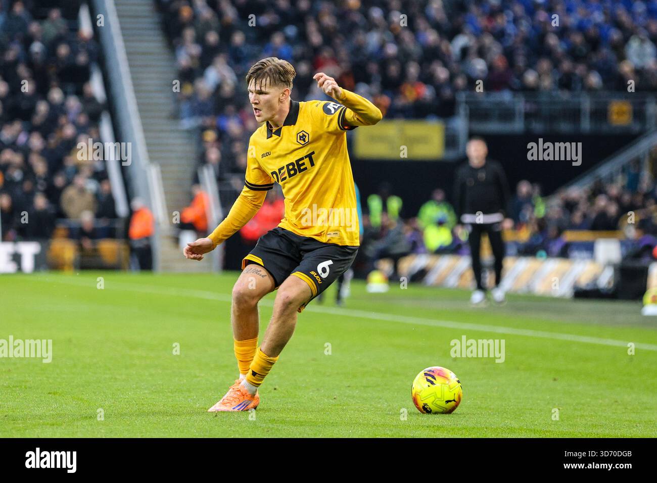 David Moller Wolfe (6 Wolves) on the ball during the Premier League ...