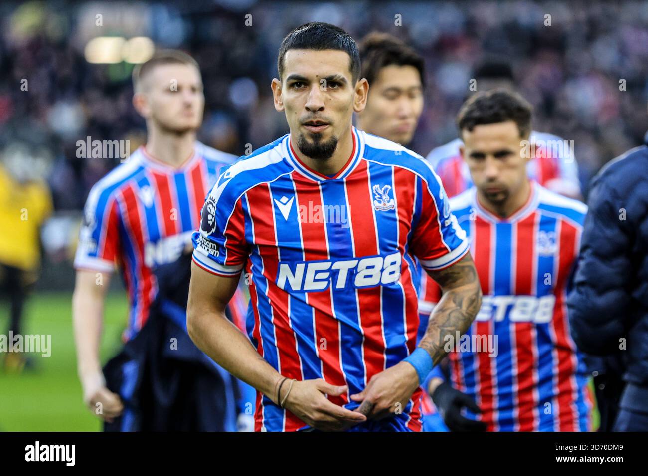 Daniel Munoz (2 Crystal Palace) before kick off of the Premier League ...