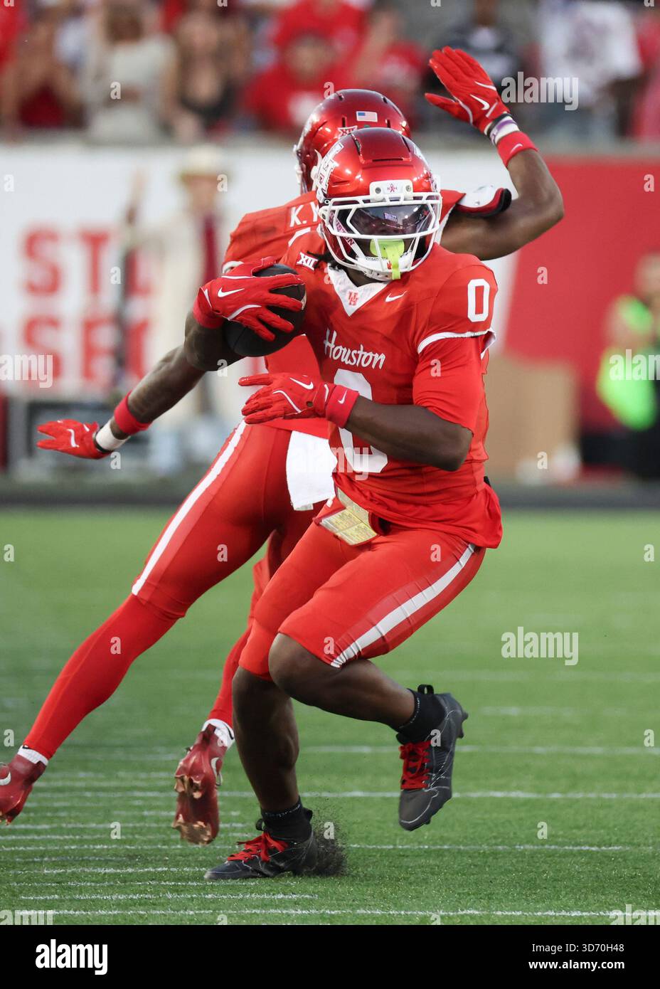 HOUSTON, TX - NOVEMBER 22: Houston Cougars wide receiver Amare Thomas ...