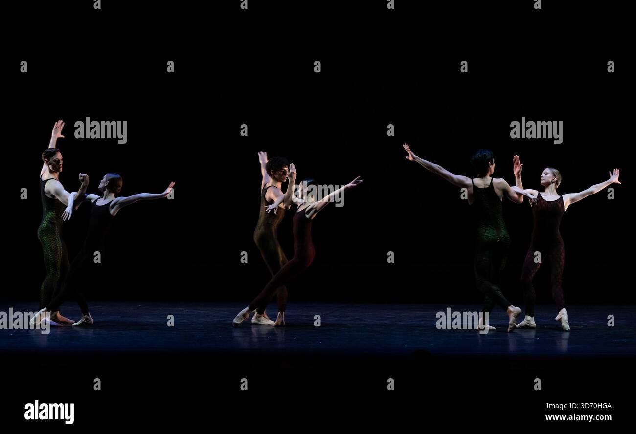 Dancers of Dutch National Ballet perform 'Frank Bridge Variations ...