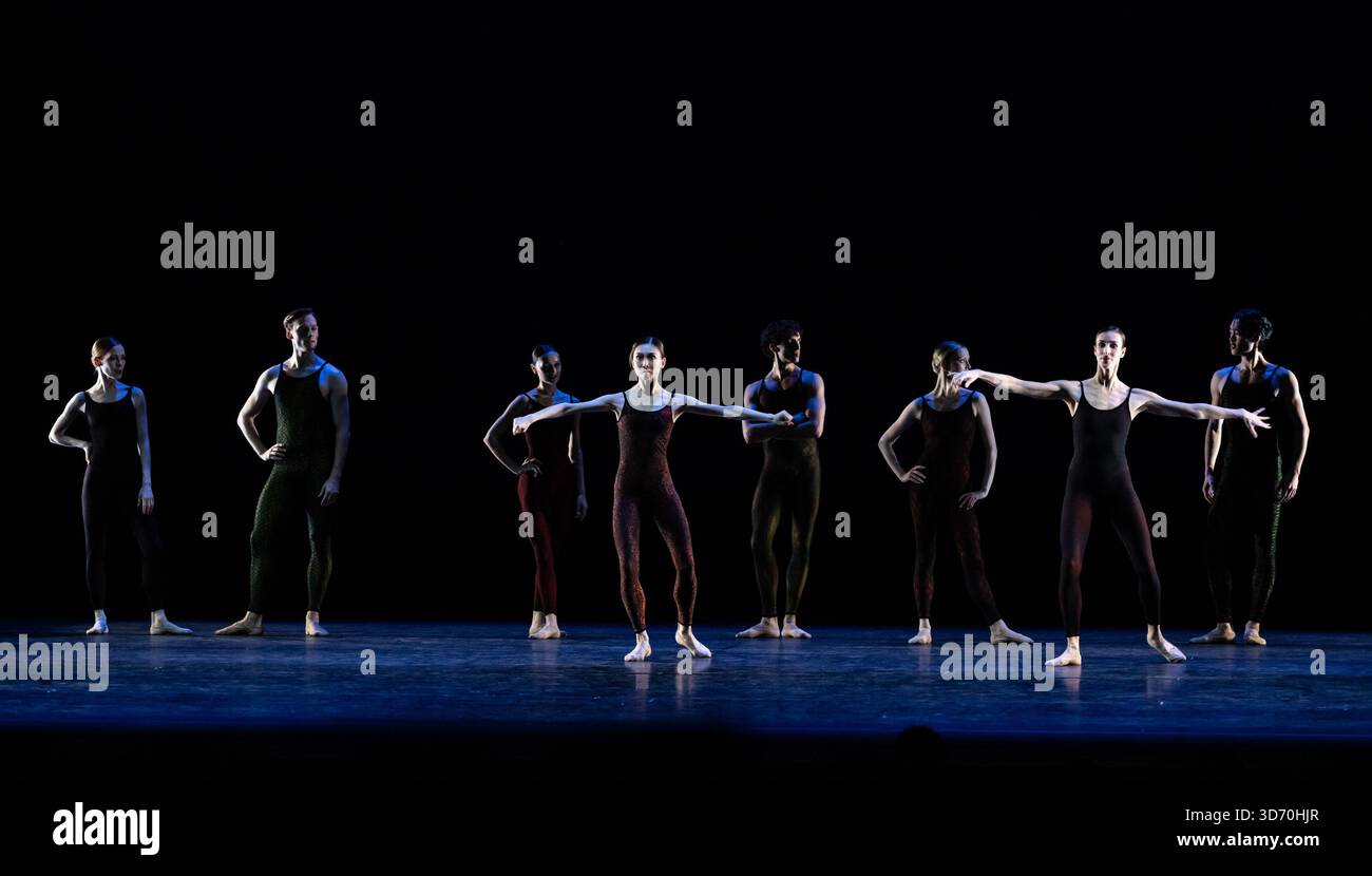 Dancers of Dutch National Ballet perform 'Frank Bridge Variations ...