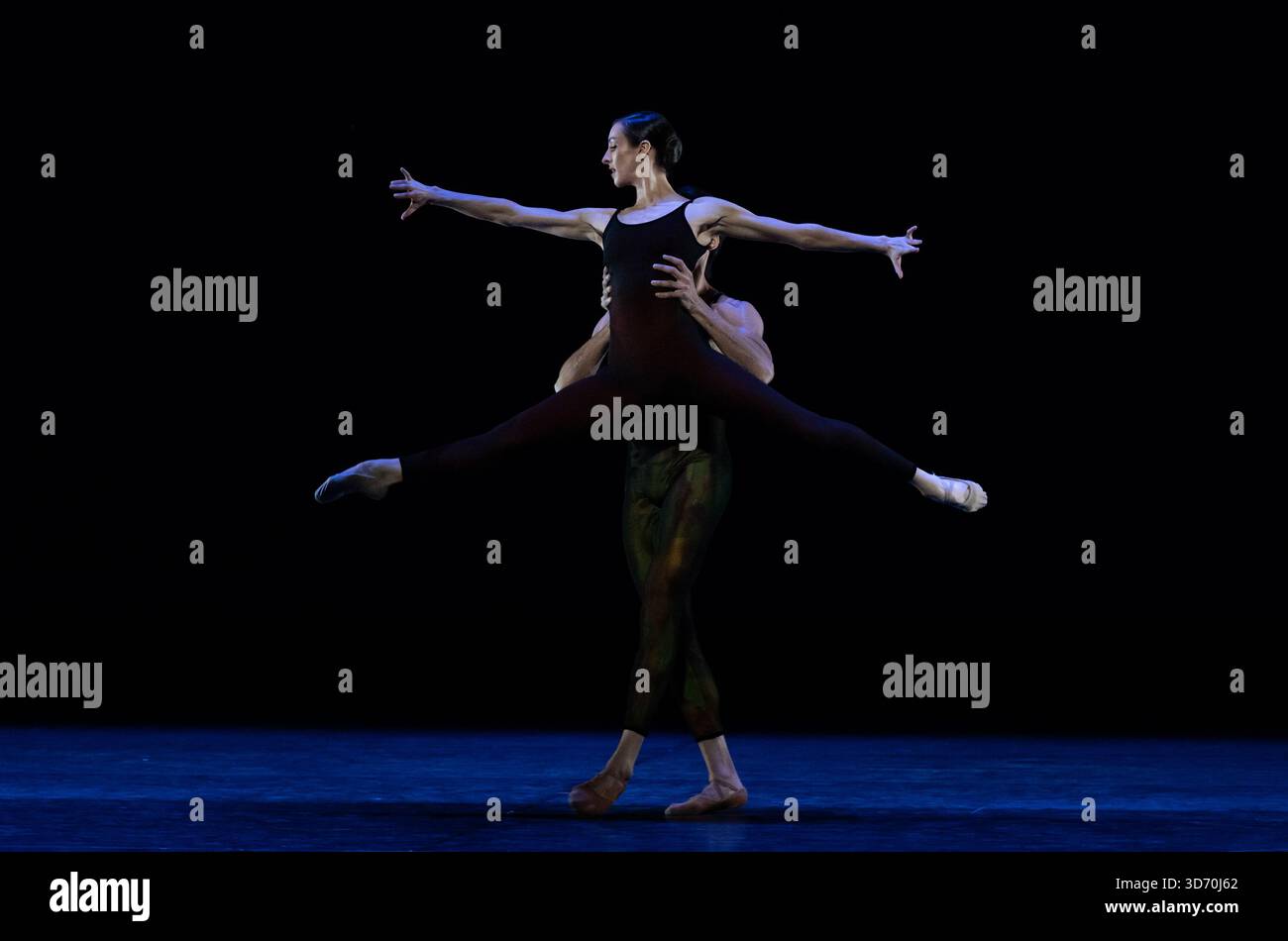 Dancers of Dutch National Ballet perform 'Frank Bridge Variations ...
