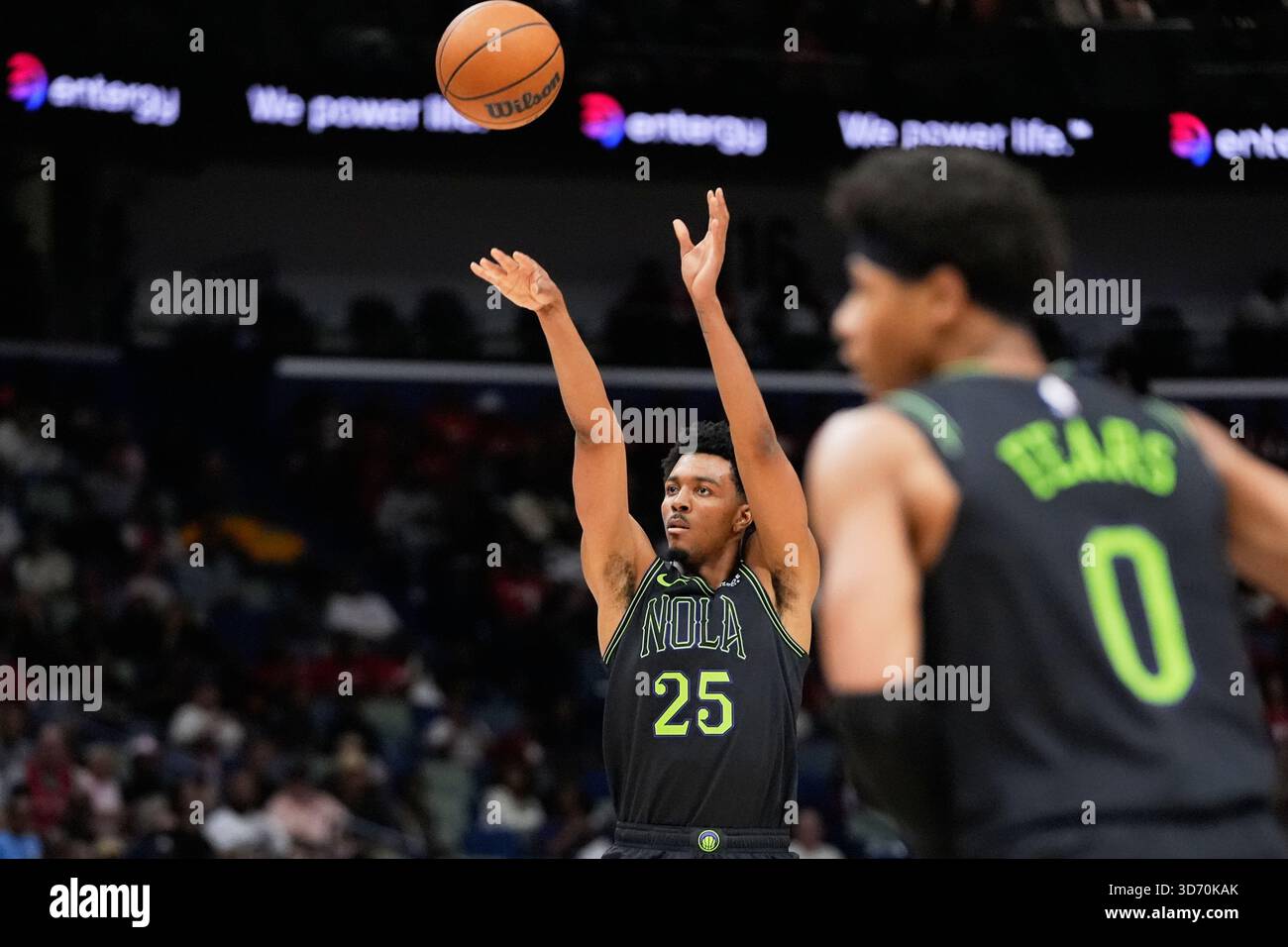 New Orleans Pelicans forward Trey Murphy III (25) shoots against the ...