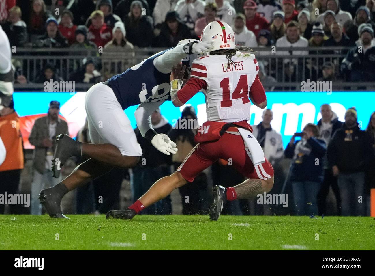 UNIVERSITY PARK, PA - NOVEMBER 22: Penn State Nittany Lions Defensive ...