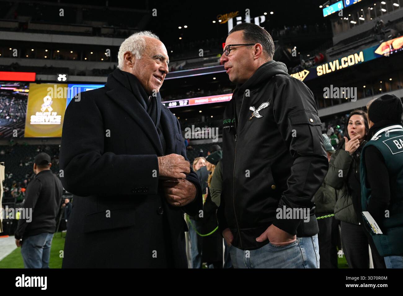 Philadelphia Eagles owner Jeffrey Lurie, left, talks with Pennsylvania ...