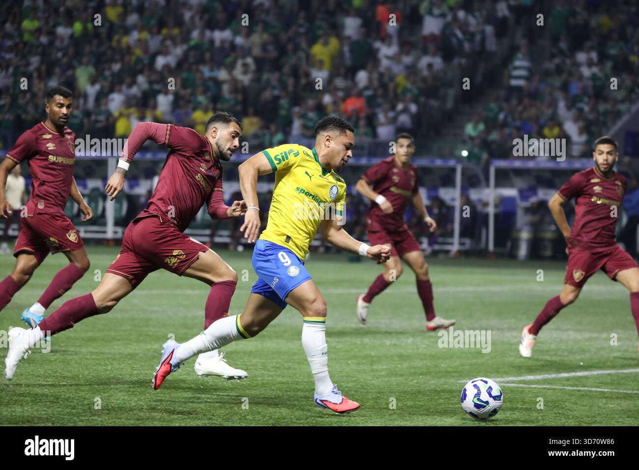 Vitor Roque of Palmeiras during the match against Fluminense for the ...